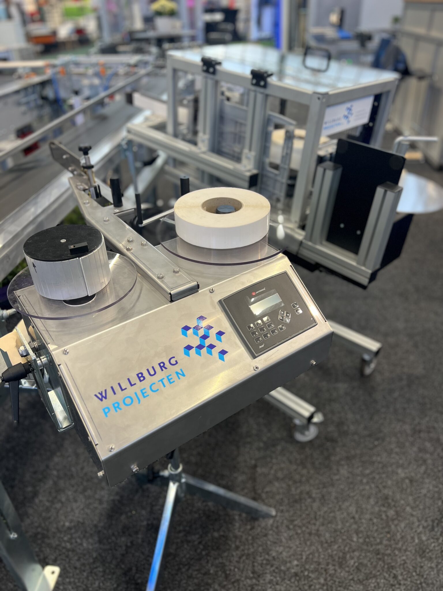 Smart sticker applicator – Willburg Projecten